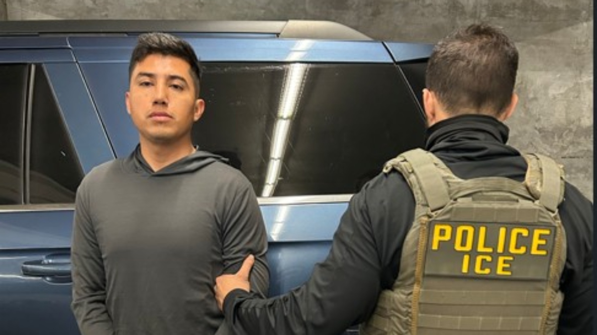Agentes de ICE detienen a exmilitar mexicano acusado de desaparición ...