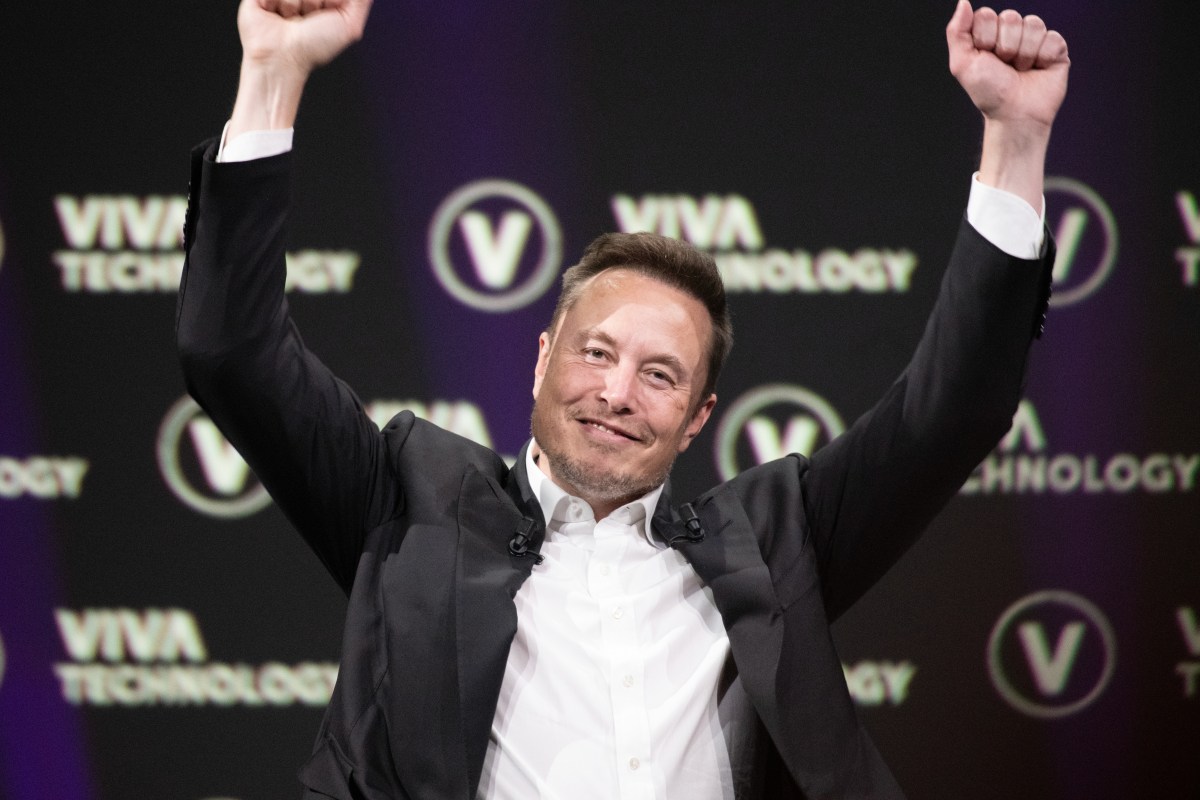 Elon Musk, primer billonario con salida a la bolsa de SpaceX - La Opinión